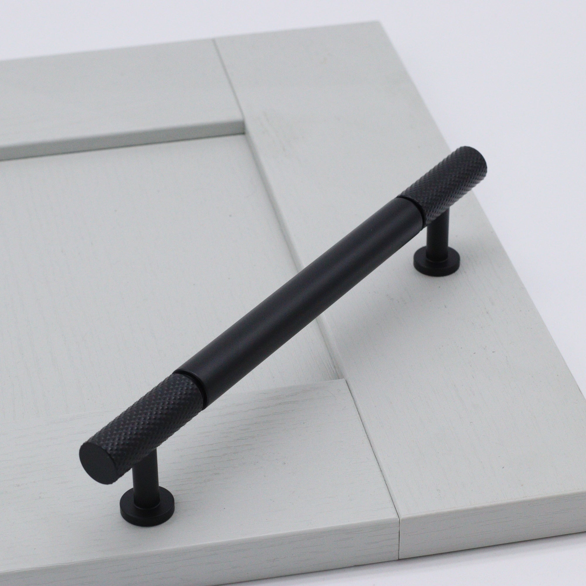 Cranbrook 16mm Pull Bar Handle – Clemo + Finch